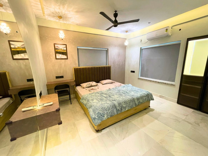 The Monochrome Loft | 3bhk | Elevator| Car Park - Kolkata