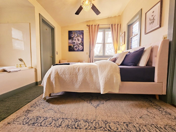 The New And Underrated Blue Rose Suite - Eureka Springs, AR
