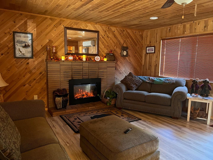 Charming 2br Cabin 300ft From The Rogue River. - Rogue River, OR