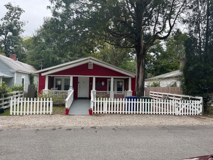 Sumter Cottage Walk Downtown And Horse District - Aiken, SC