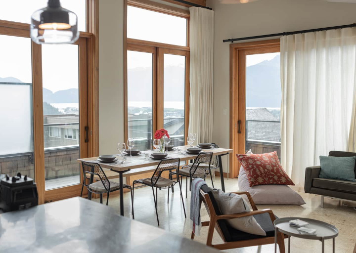 Luxury Mtn Villa | Ocean Views + Private Sauna - Squamish