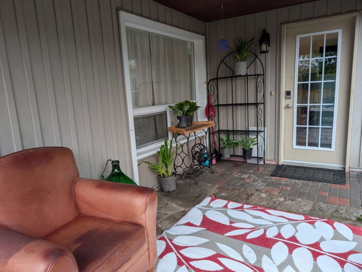 Studio Apartment In The Heart Of Campbellford. - Campbellford