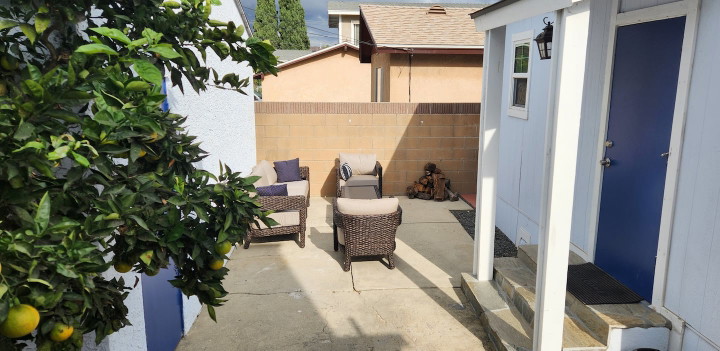 Cozy Guesthouse With Kitchenette & Shower - Torrance, CA