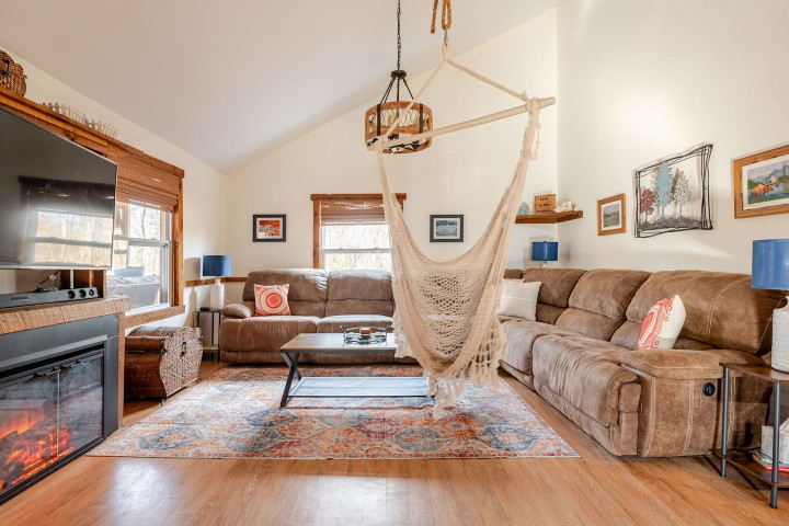 Cozy Cabin In The Woods - Nashville, TN