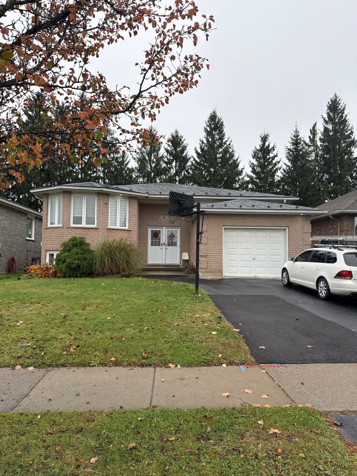 Spacious 3-bedroom Modern Bungalow - Brantford, ON