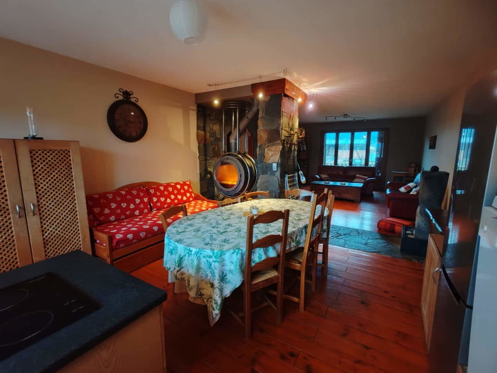 Appartement 6/8 P. Dans Maison De Village - Lathuile