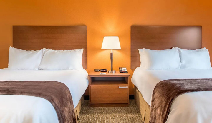 Perfect Stay | Kitchen Comfort For Any Traveler - Hastings, NE