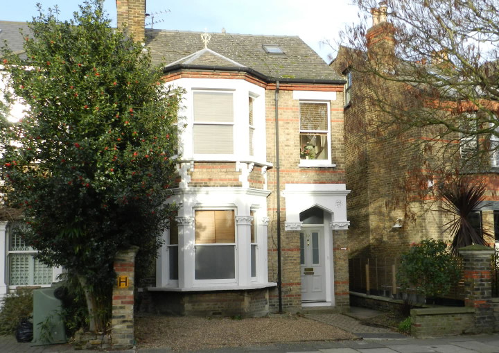 Chiswick: 2 Bedroom Garden Flat - England