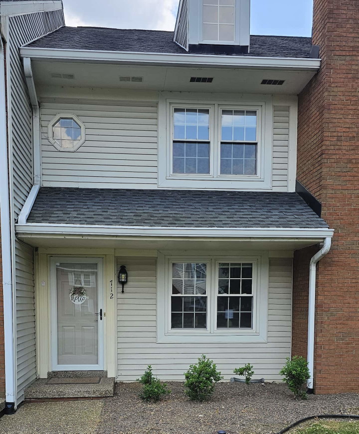 Eastside Escape - Peaceful Lakeside Condo - Newburgh, IN