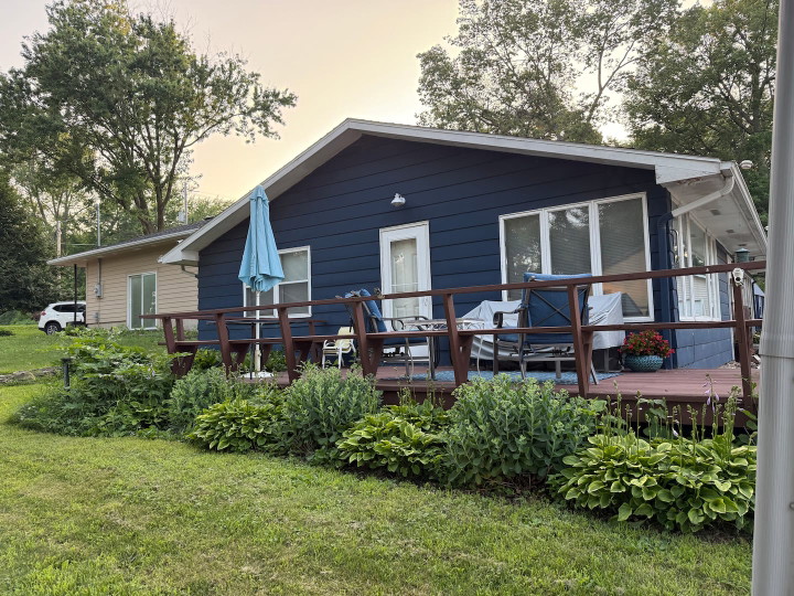 Cabin With Lake View - Clear Lake, IA
