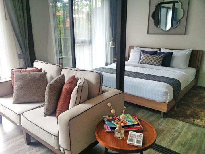 The Deck Luxury Apartment With Bathtub, Quiet, Cooking Allowed, 500m To The Beach - Patong Beach
