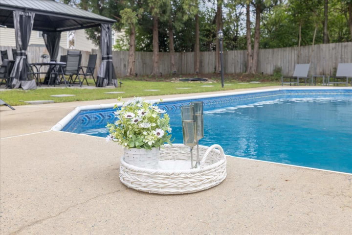 The Aqua Haven L4b2.5bl Pool&spacious Yard Near Dt - Raleigh, NC