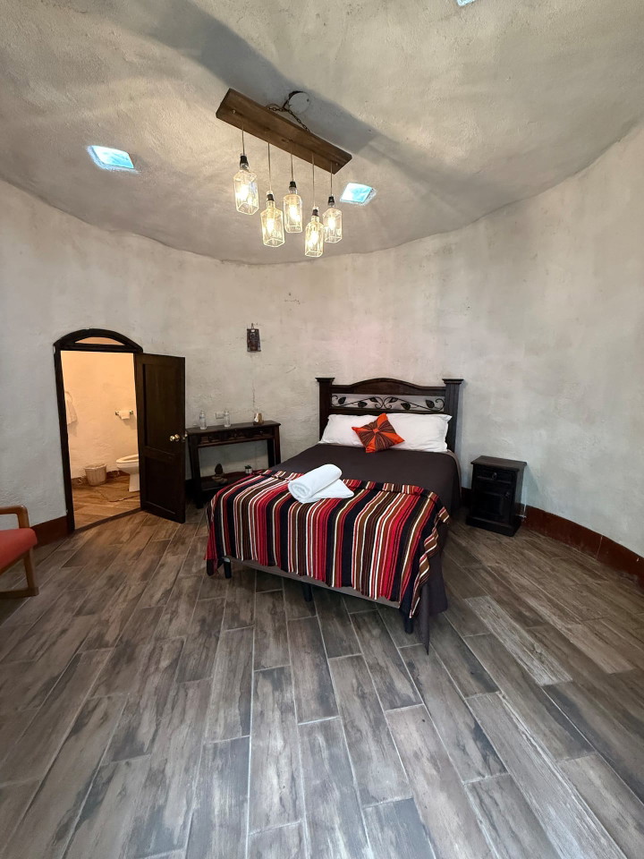 Bungalow Tronco Para Pareja | Bosque + Iximché - Tecpán Guatemala