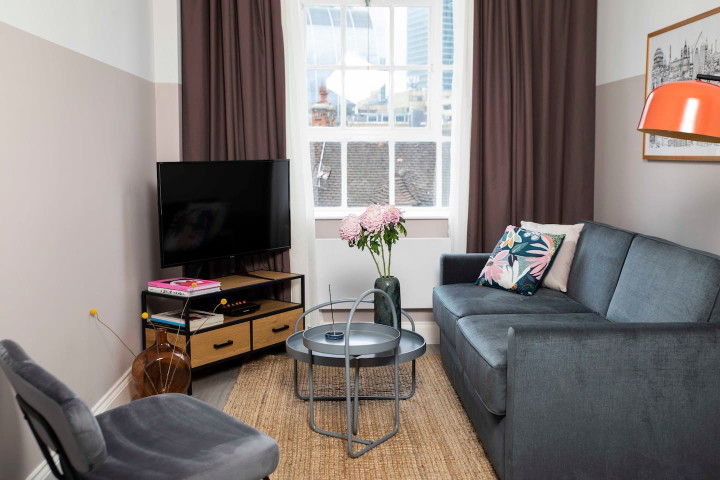 Colourful Modern 1 Bedroom Apartment, Spitalfields - Central London