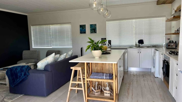 Contemporary Clean And Great Location! - Plettenberg Bay