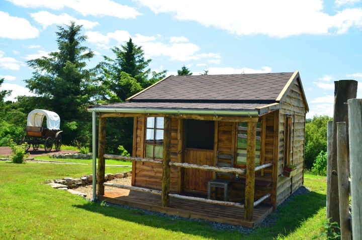 Rustic Wild West Log Cabin "Meadowview" - Bundoran