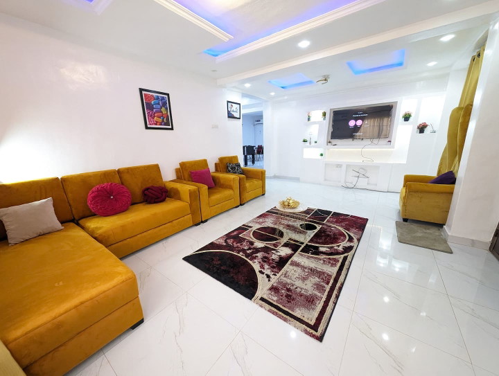Fantastique 2 Chambres + Jeux Ps4 + Netflix + 15 Minutes De L'aéroport - Lagos