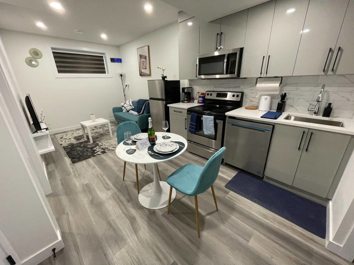 Fort Bliss 1bedrm Basement Suite- Free Parking - Alberta