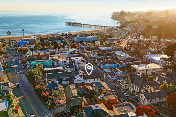 Luxury Capitola Getaway~hot Tub~steps To Beach - Capitola, CA
