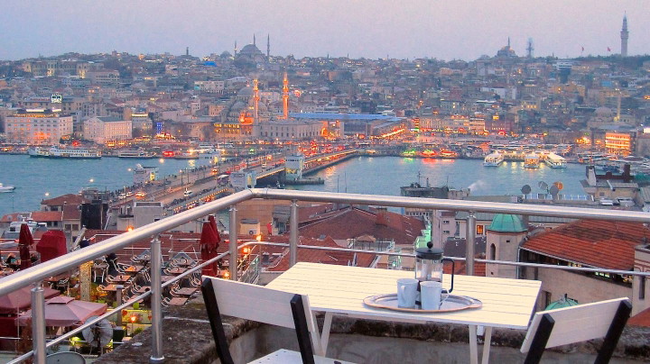 Airy Style, Amazing Terrace Views In Galata! - İstanbul