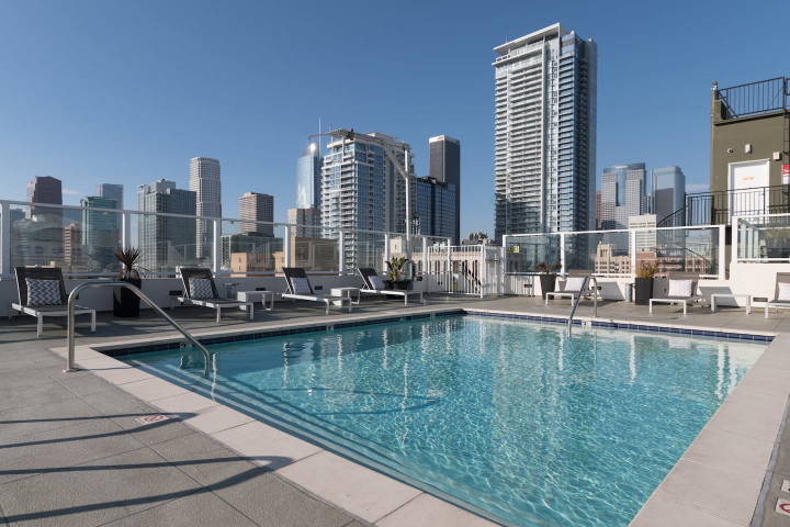 U-dazzling Condo-free Parking-rooftop Pool & Spa - Los Angeles