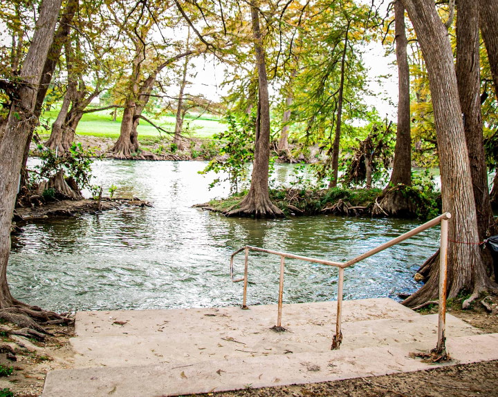 Retreat On The River! Riverfront Property, Heated Pools, Hot Tubs, Perf Location - New Braunfels, TX