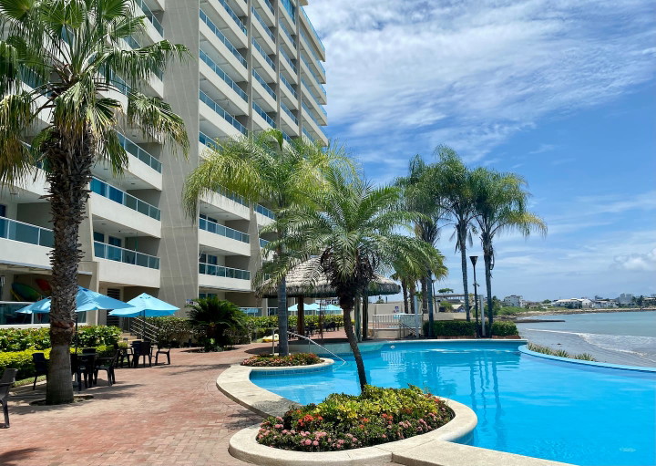 Beautiful Oceanfront Apartment, 3 Bedrooms. - Salinas