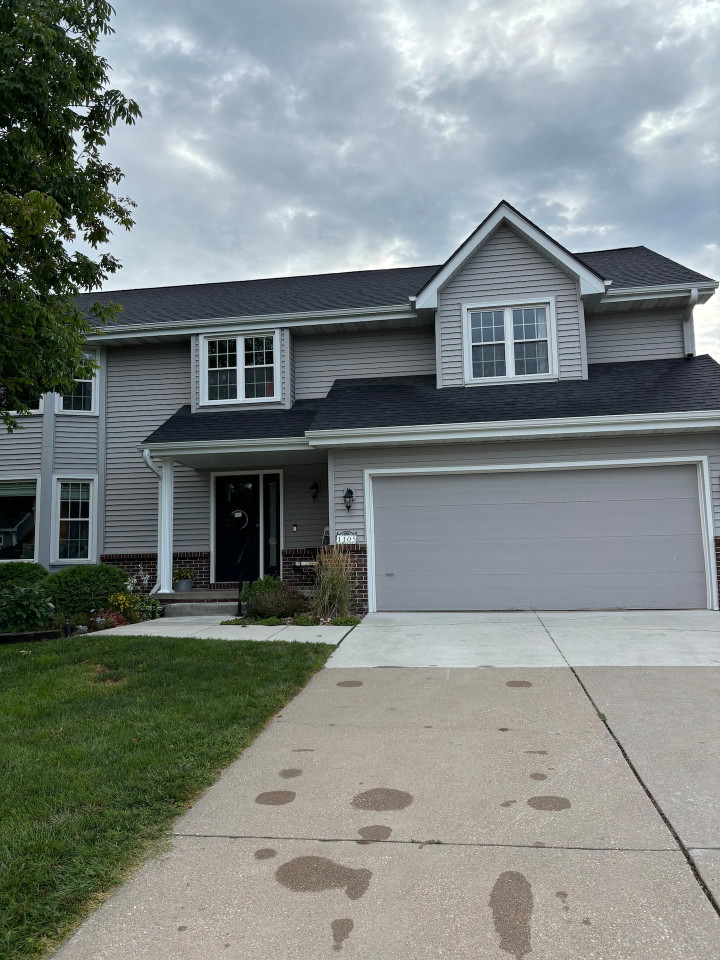 Welcoming, Very Spacious, Safe Area - Ankeny, IA