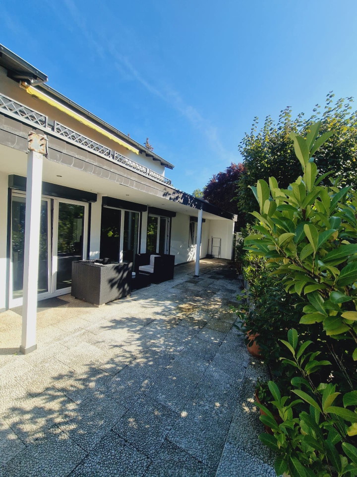 Große Wohnung M. Terrasse In Bonn Schnell In Köln - Bonn