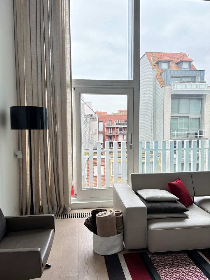 Centraal Gelegen Duplex-appartement Met Parking. - Brügge