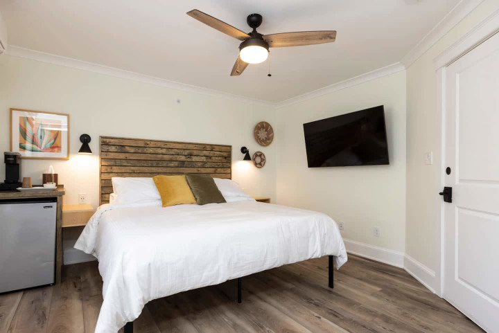 Breakers 204  Inn At Old Beach - Virginia Beach, VA