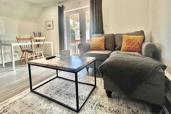 Cozy And Bizready With Private Entrance & Parking - Greenwich, CT