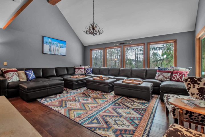 Ellicottville Big Chalet Nestled In The Pines - Ellicottville, NY