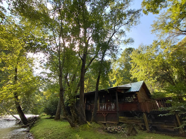 Escape To The Serene Creekside Hideaway! - Bryson City, NC