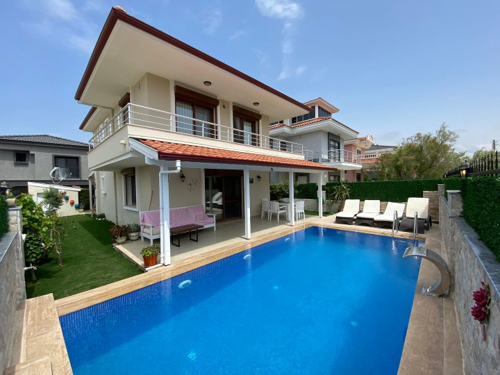 10 Minutes To Alaçatı, Villa With A Pool And Calm - Ilıca