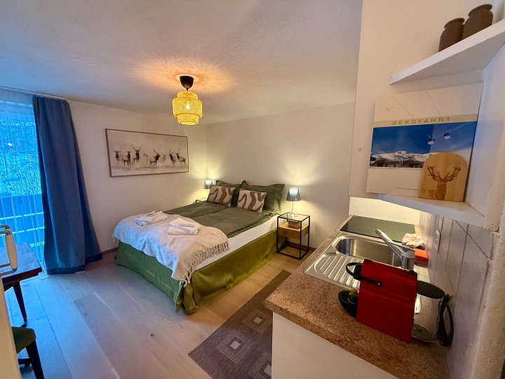 Charming Studio Near Center With Sunny Balcony - Arosa