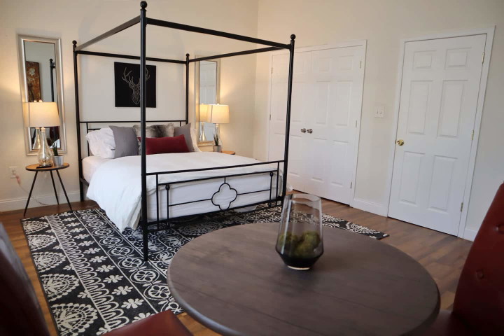 *Modern* Romantic Suite In Boutique Style Building - Philadelphia, PA