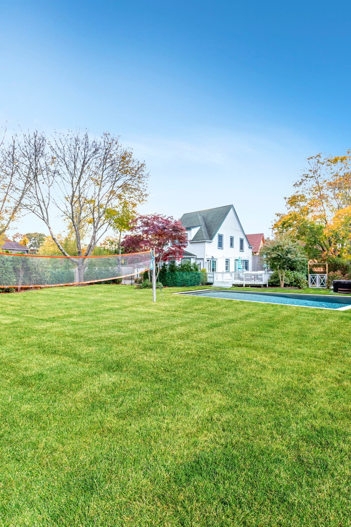 Hamptons Getaway Pool & Volleyball - Riverhead, NY