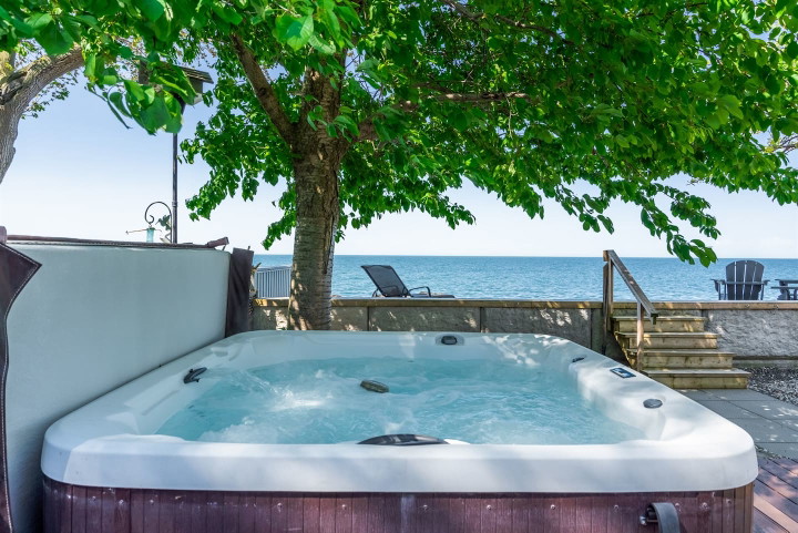 Lakefront Retreat | Hot Tub | Point Pelee - Lake Erie, PA