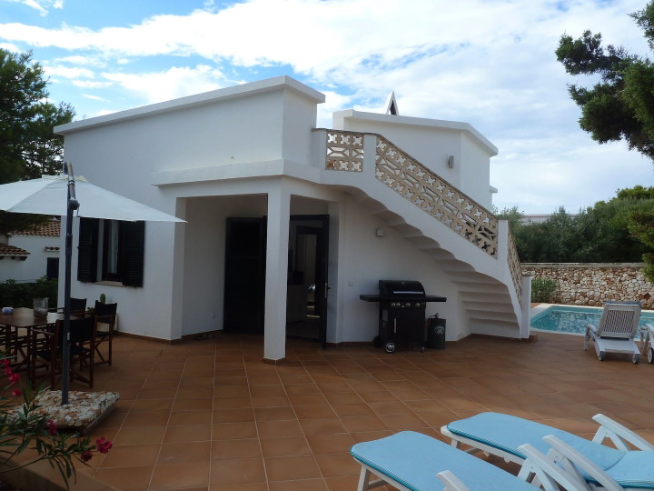 Totalmente Equipado, Moderno, Sino También Casa Tradicional Con Una Gran Piscina - Minorca