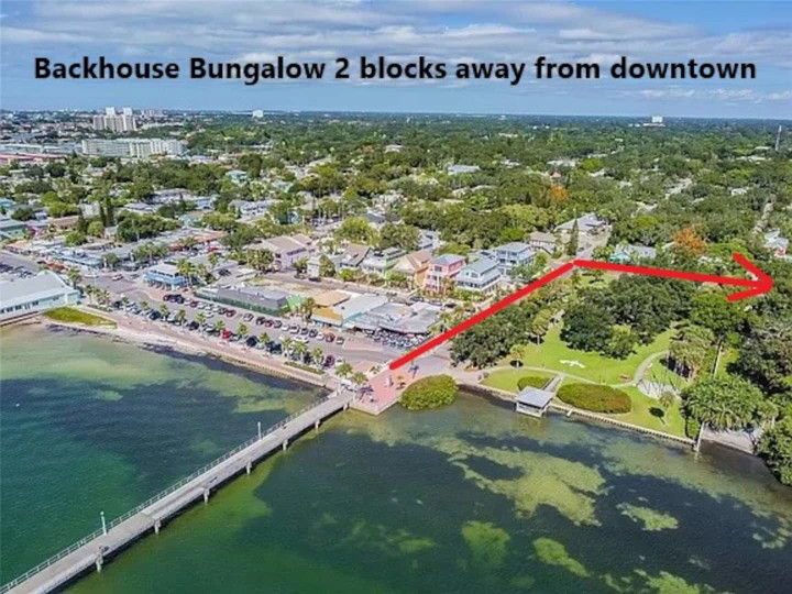 Delightful Downtown Gulfport Two Bedroom - Gulfport, FL