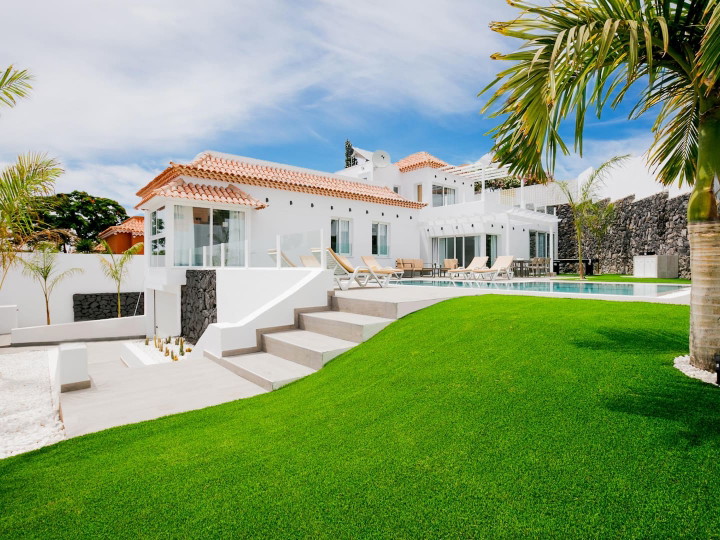 Luxury Villa Your Private Haven With Heated Pool - Costa Adeje