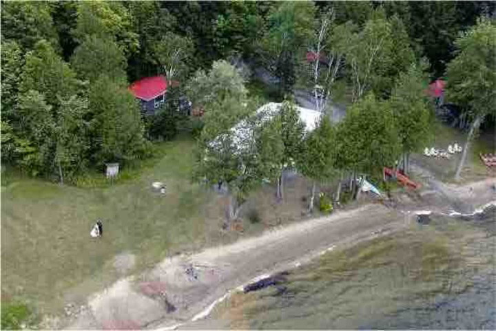 Relax In Muskoka Beachfront 3 Cabins Sleep 16 - Huntsville