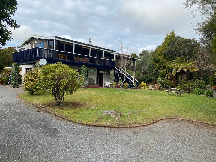 Pīwakawaka Lodge - A Place For Rest And Adventures - Tūrangi