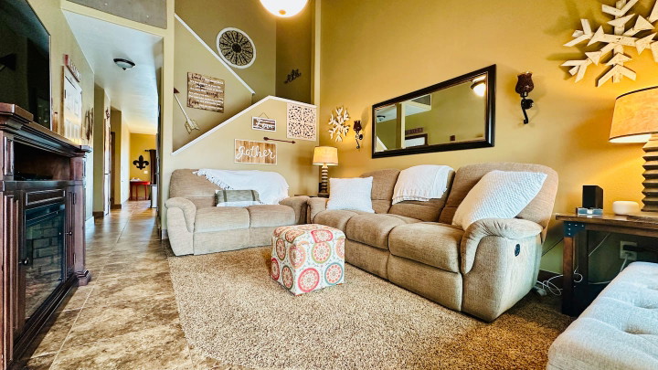 Cozy 3-bedroom Townhouse With Game Room - Tamarack Ski Resort, ID