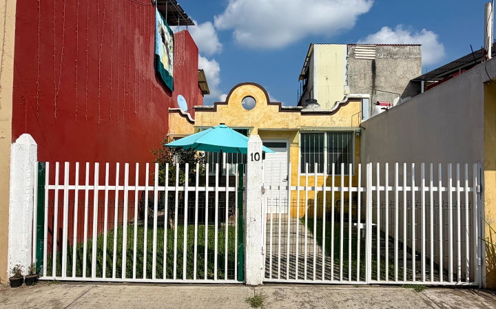 Casa Con Cochera Cerca De Plaza ÁGora - Uruapan