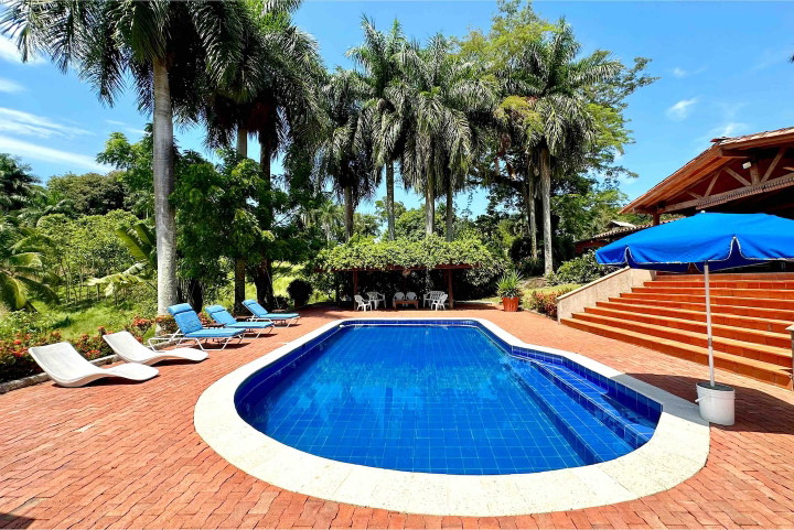 Comfortable Property In La Pintada With A Swimming Pool And Air Conditioning. - La Pintada