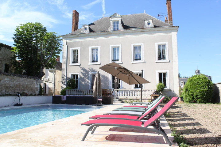 7 Ch - Séjour Pro - Piscine - Baby-foot - France