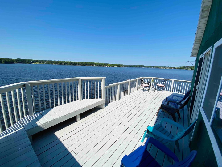 Vacation Haven Pentwater Lake Cottage - Pentwater, MI