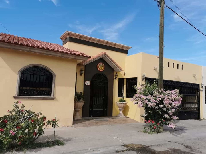 Casa Del Sol Is Centrally Located, Spacious And Comfortable - Hermosillo